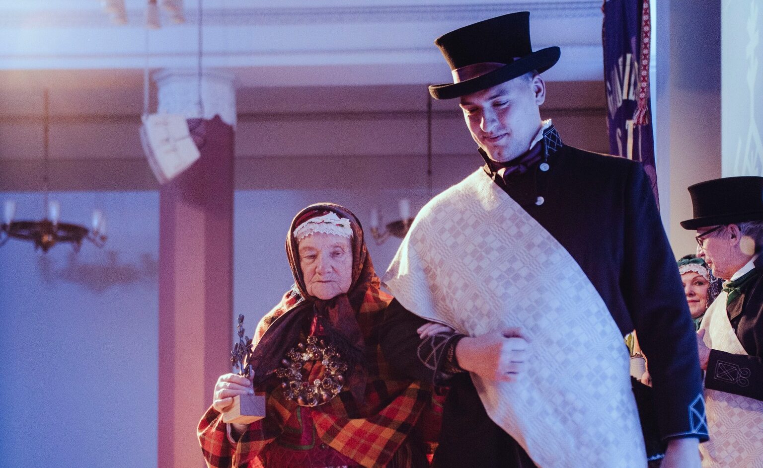 Lidijai Jansonei – Austras koks – Kurzemnieks.lv