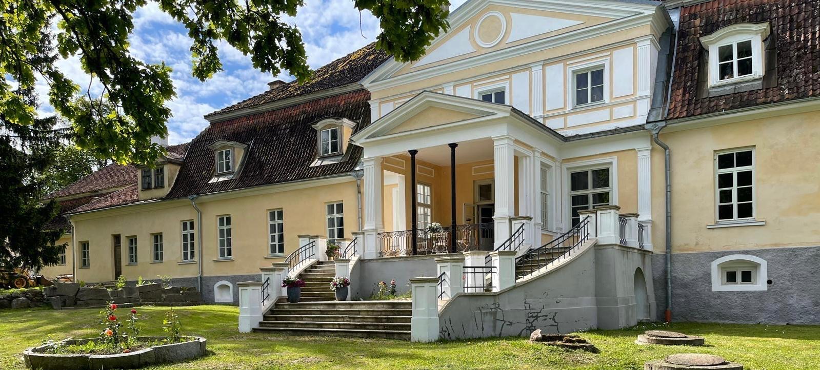 Muižā – vēsturnieki, arhitekti un kultūras baudītāji – Kurzemnieks.lv